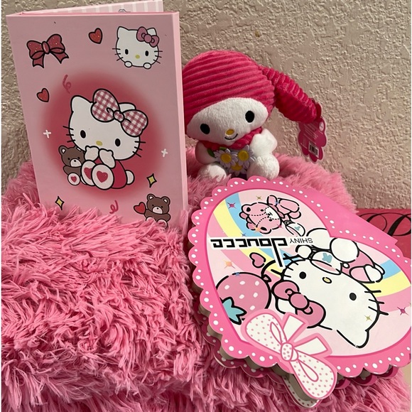 Hello Kitty | Makeup | Eye Shadow Pallet With Lip Gloss Set Brand New ...